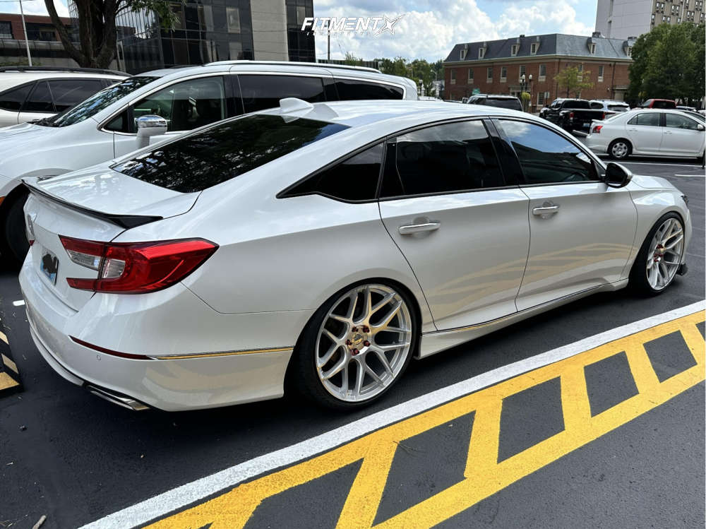 2019 Honda Accord Touring with 20x10.5 Aodhan Aff2 and Continental ...
