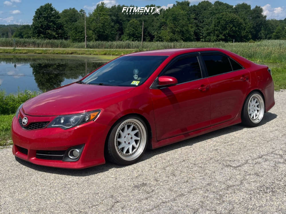 2014 Toyota Camry SE with 18x8.5 ESR SR09 and Federal 225x40 on ...