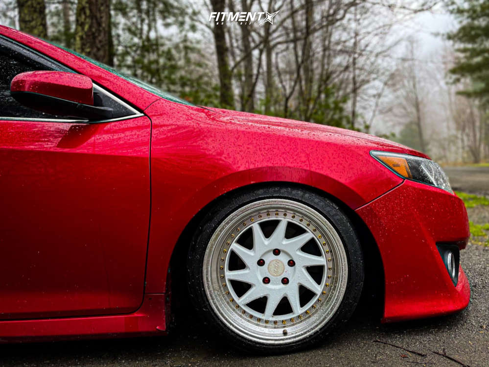 2014 Toyota Camry SE with 18x8.5 ESR SR09 and Federal 225x40 on ...