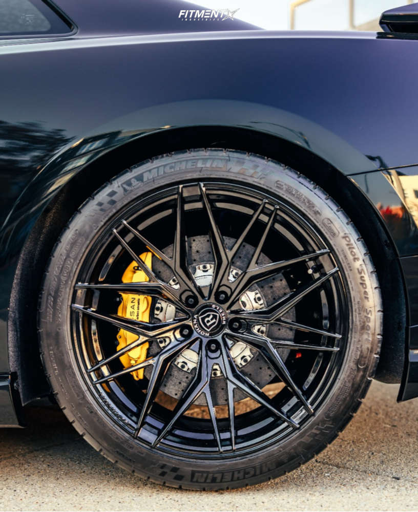 2024 Nissan GT-R T-spec with 20x10.5 Rohana Rfx17 and Michelin 285x35 ...