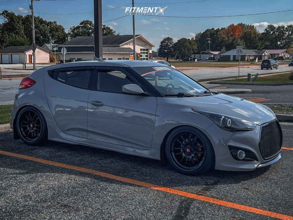 2013 Hyundai Veloster Base with 18x8.5 Aodhan Ah07 and Arroyo 215x40 on ...
