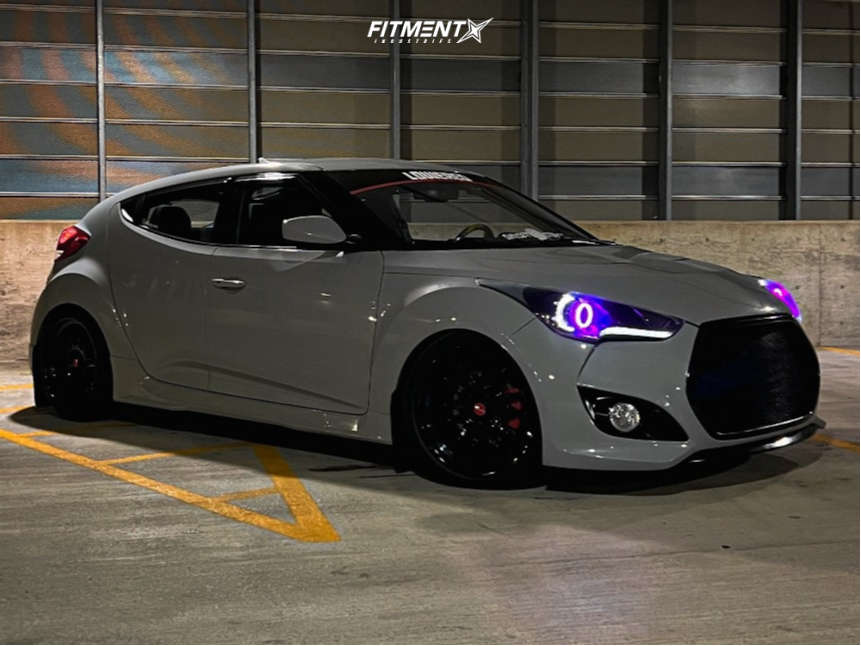 2013 Hyundai Veloster Base with 18x8.5 Aodhan Ah07 and Arroyo 215x40 on ...