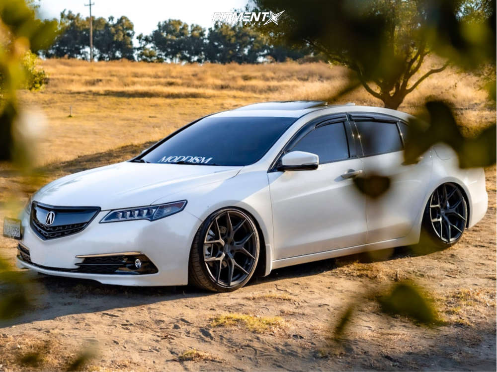 2015 Acura TLX Base with 20x9 Vossen Hf5 and Atlas 235x25 on Air ...