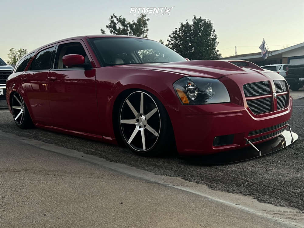 2005 Dodge Magnum R/T with 20x9 Niche Verona and Lexani 245x35 on Air ...