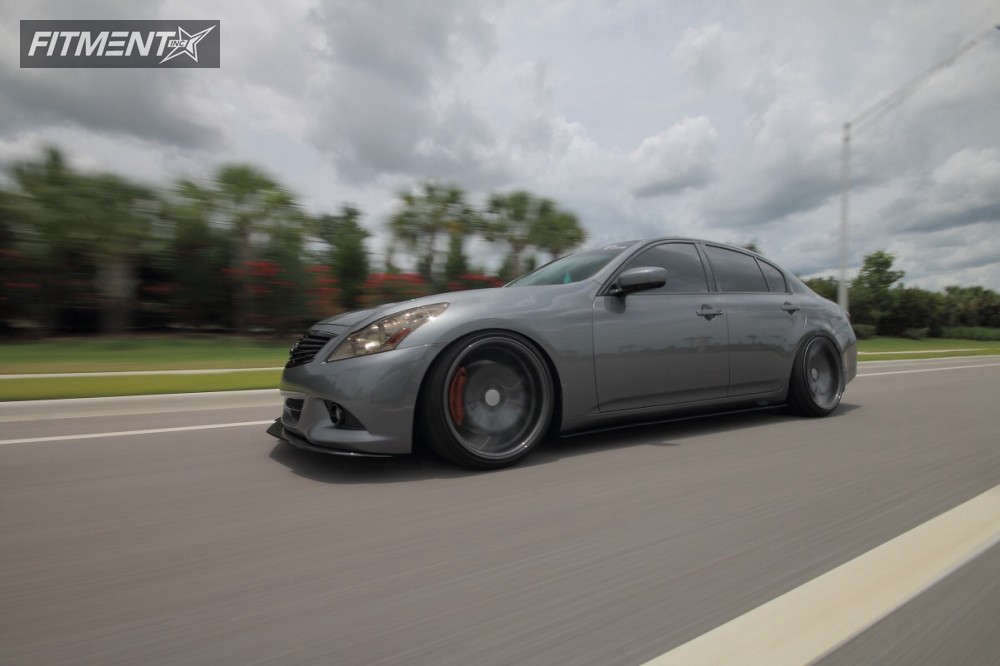 2013 INFINITI G37 Journey with 20x10.5 Vossen Vle-1 and Delinte 275x30 ...