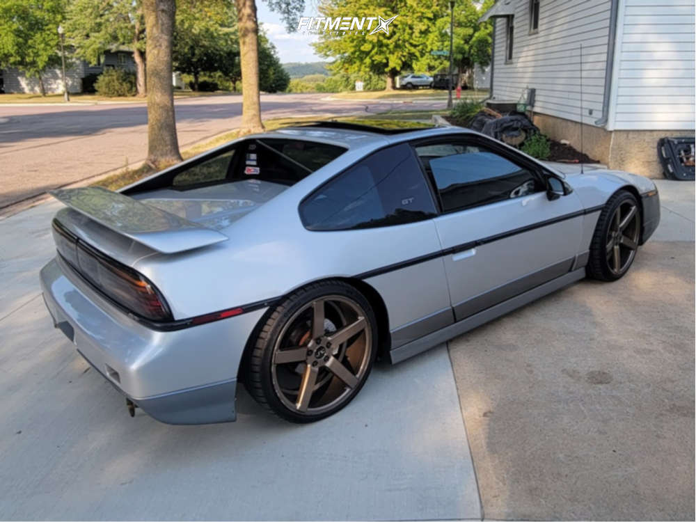 1987 Pontiac Fiero GT with 18x8 JNC JNC026 and Michelin 215x35 on ...