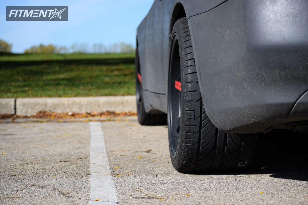 2004 INFINITI G35 Base with 18x9.5 Varrstoen Es2 and Hankook 245x35 on ...