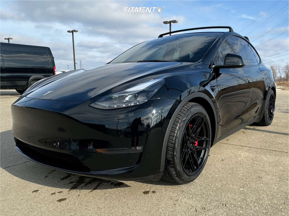 2022 Tesla Y Performance with 20x10.5 Verde Incise and Arroyo 275x40 on ...