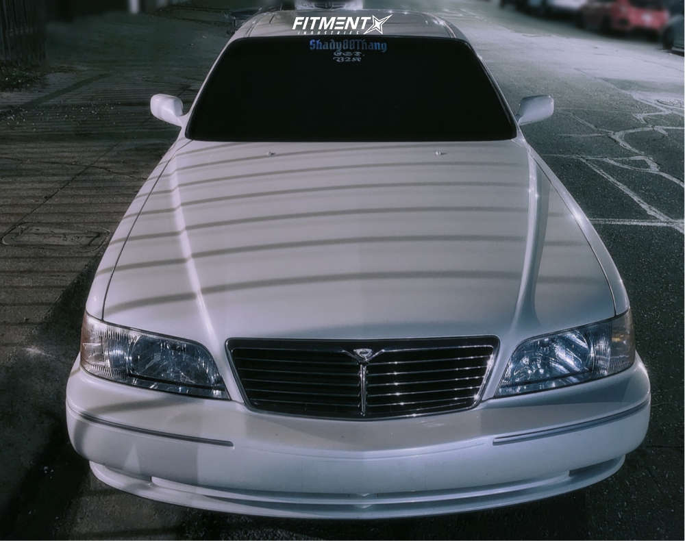 1998 INFINITI Q45 Base with 18x8.5 F1R R32 and Lexani 215x35 on ...