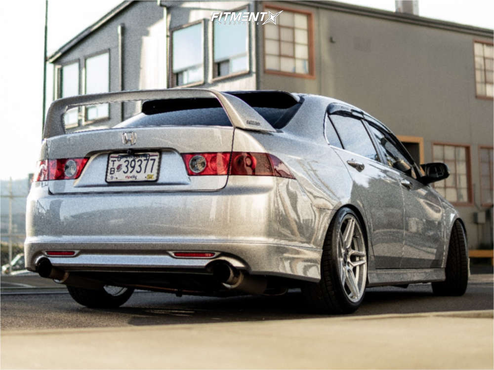 2006 Acura TSX Base with 18x8.5 ESR Rf15 and Continental 225x40 on ...