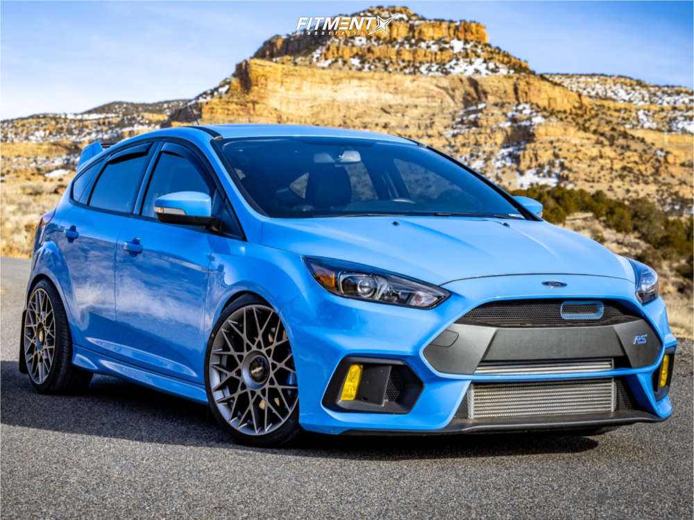 2017 Ford Focus RS with 19x8.5 Rotiform Blq-c and Toyo Tires 235x35 on ...