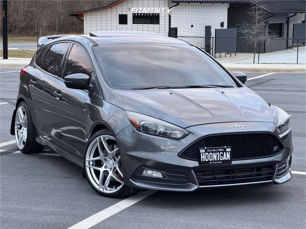 2016 Ford Focus ST with 19x8.5 Kansei Astro and Lionhart 225x35 on ...