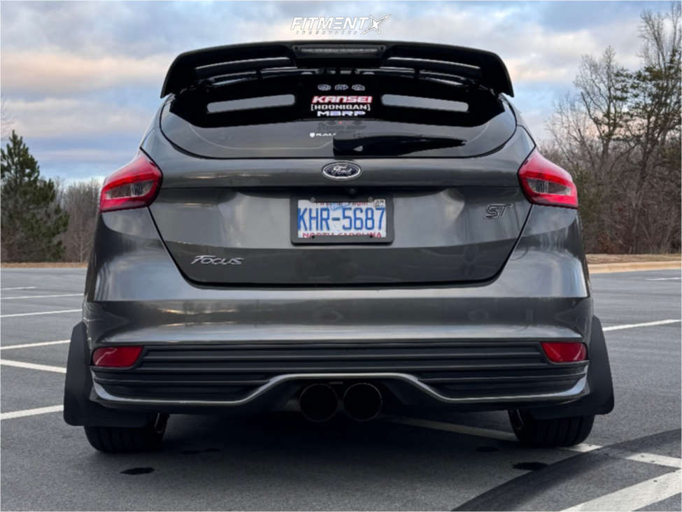 2016 Ford Focus ST with 19x8.5 Kansei Astro and Lionhart 225x35 on ...