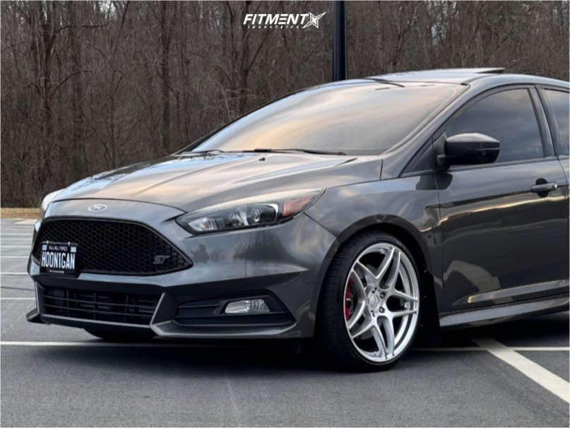 2016 Ford Focus ST with 19x8.5 Kansei Astro and Lionhart 225x35 on ...