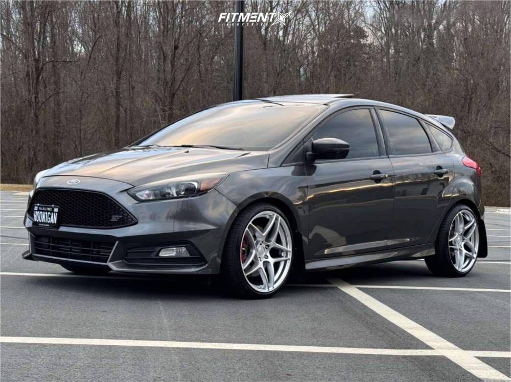 2016 Ford Focus ST with 19x8.5 Kansei Astro and Lionhart 225x35 on ...