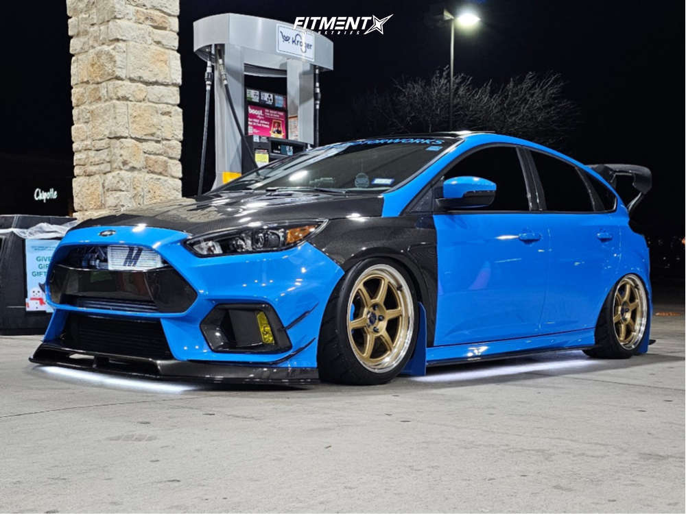 2016 Ford Focus RS with 18x9.5 Kansei Roku and Toyo Tires 255x35 on Air ...