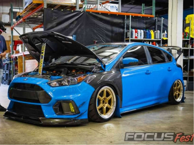 2016 Ford Focus RS with 18x9.5 Kansei Roku and Toyo Tires 255x35 on Air ...