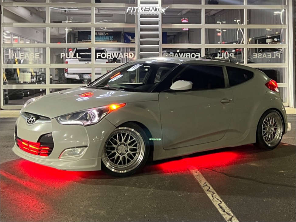 2013 Hyundai Veloster Base with 18x9.5 ESR Sr01 and Lionhart 215x40 on ...