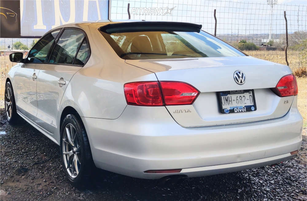 2012 Volkswagen Jetta SE with 17x7.5 BBS Sr and Kumho 225x50 on Stock ...