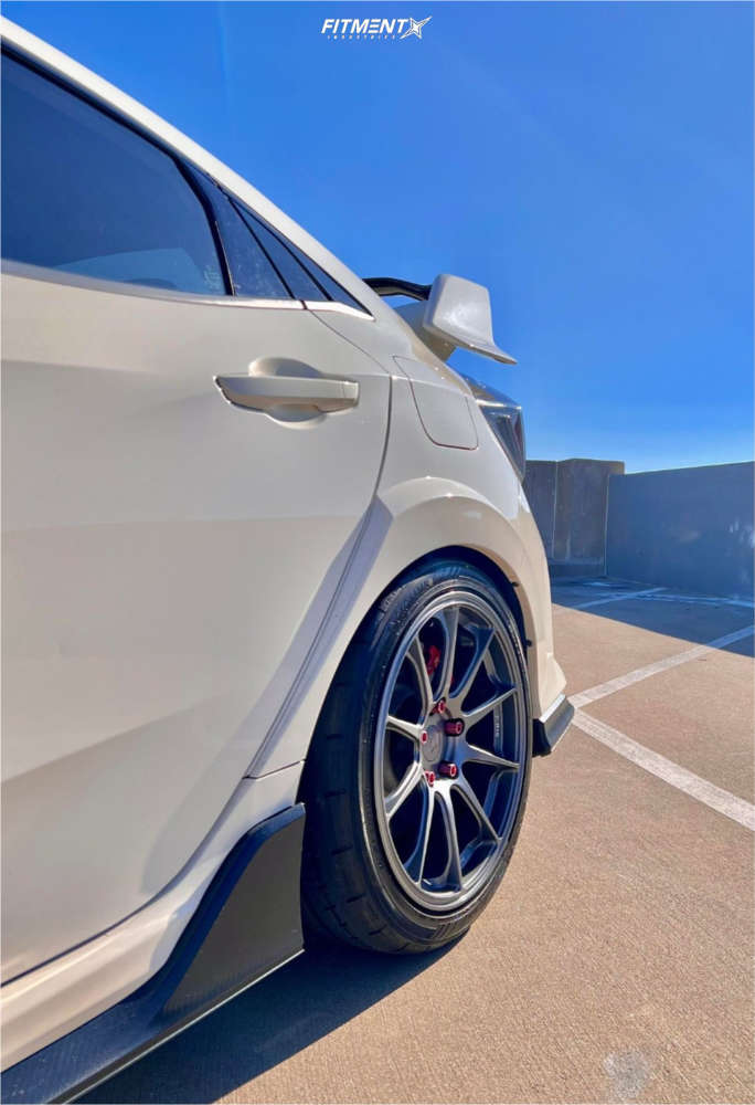 2018 Honda Civic Type R with 18x9.5 Titan7 Tr-10 and Yokohama 265x35 on ...