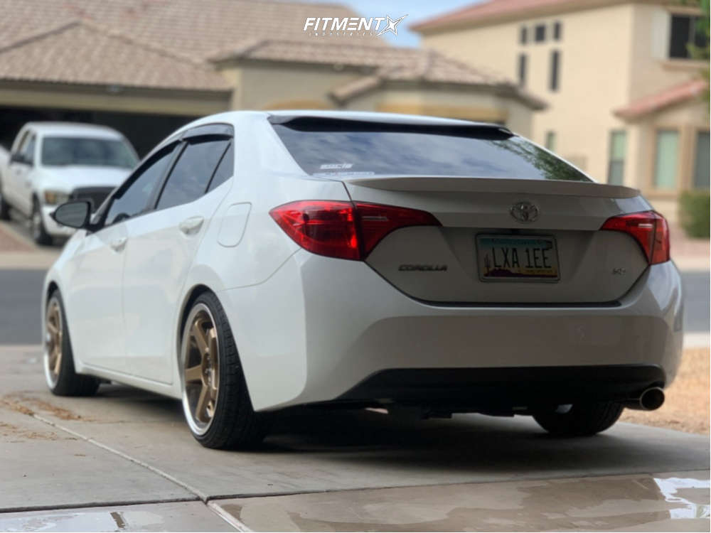 2018 Toyota Corolla SE with 18x8.5 F1R Fc5 and Vercelli 235x35 on ...