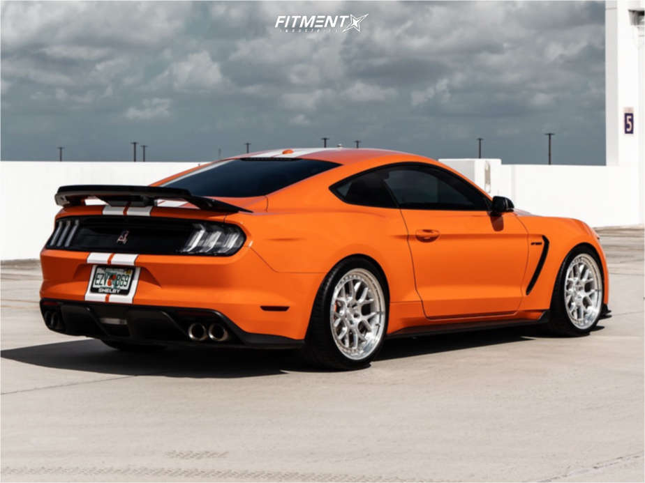 2020 Ford Mustang Shelby GT350 with 20x11 Velgen Sl-7 and Michelin ...