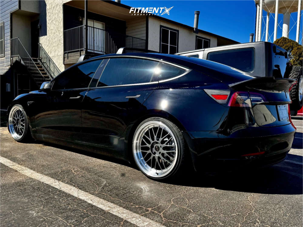 2023 Tesla 3 Long Range with 20x9.5 Vors Vr8 and Lexani 225x35 on ...