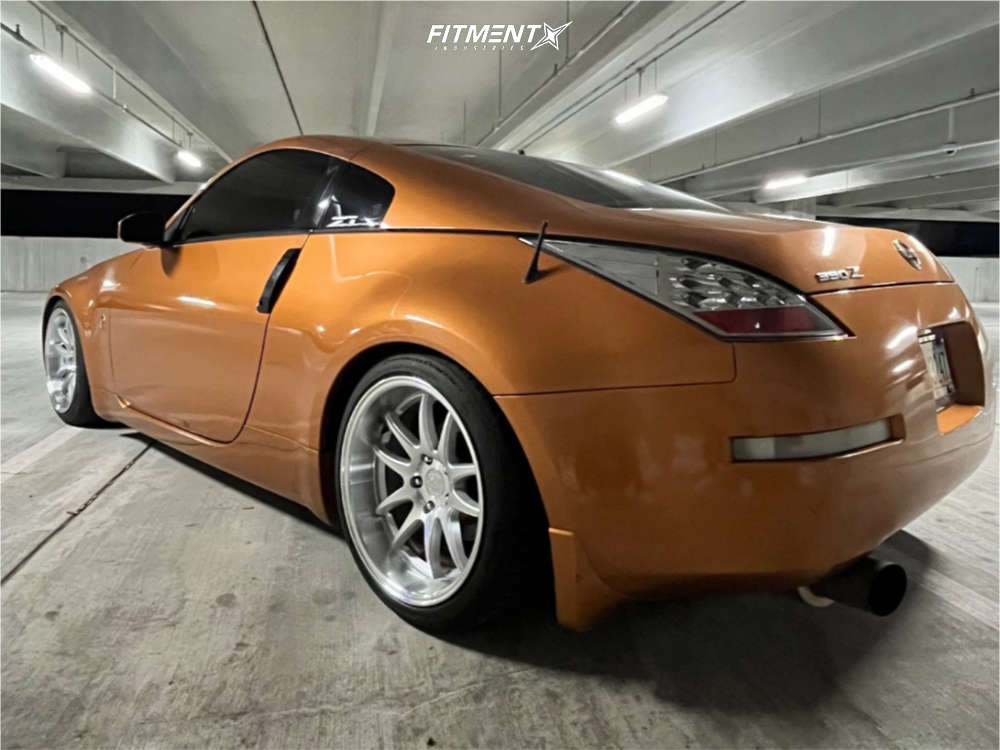 2005 Nissan 350Z Base with 18x9.5 Aodhan Ds02 and Continental 235x40 on ...