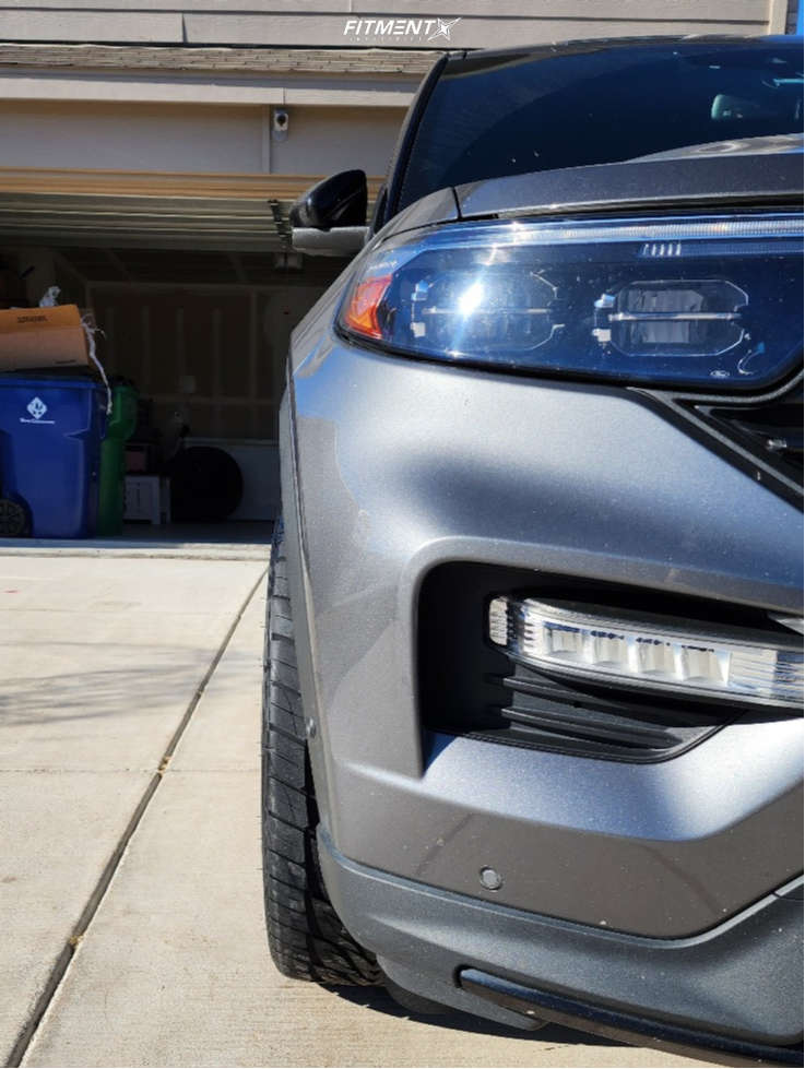 2021 Ford Explorer ST with 22x10.5 Velgen Vf10 and Toyo Tires 305x40 on ...