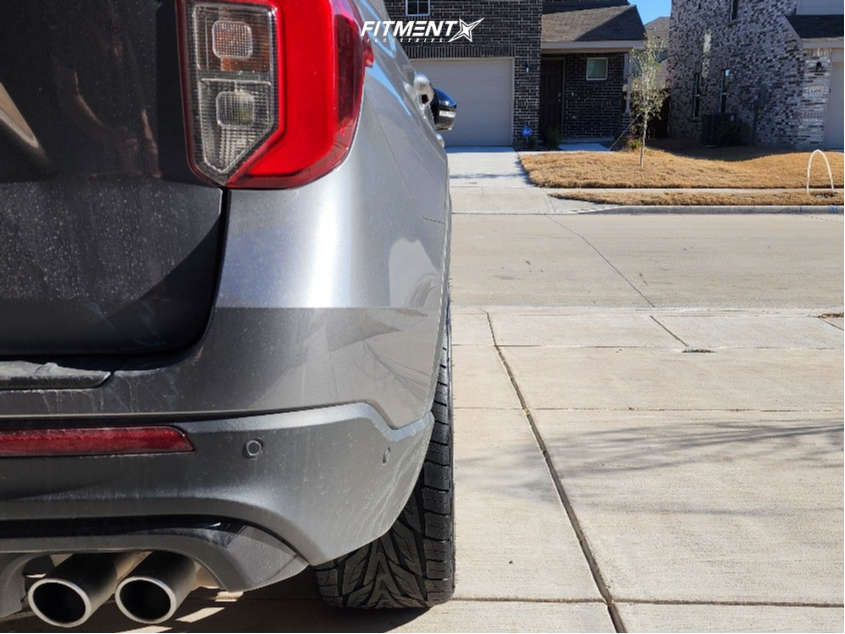 2021 Ford Explorer ST with 22x10.5 Velgen Vf10 and Toyo Tires 305x40 on ...