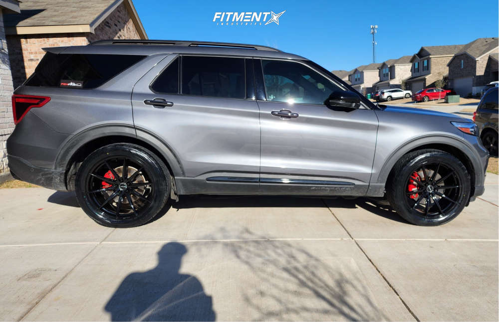 2021 Ford Explorer ST with 22x10.5 Velgen Vf10 and Toyo Tires 305x40 on Stock Suspension ...