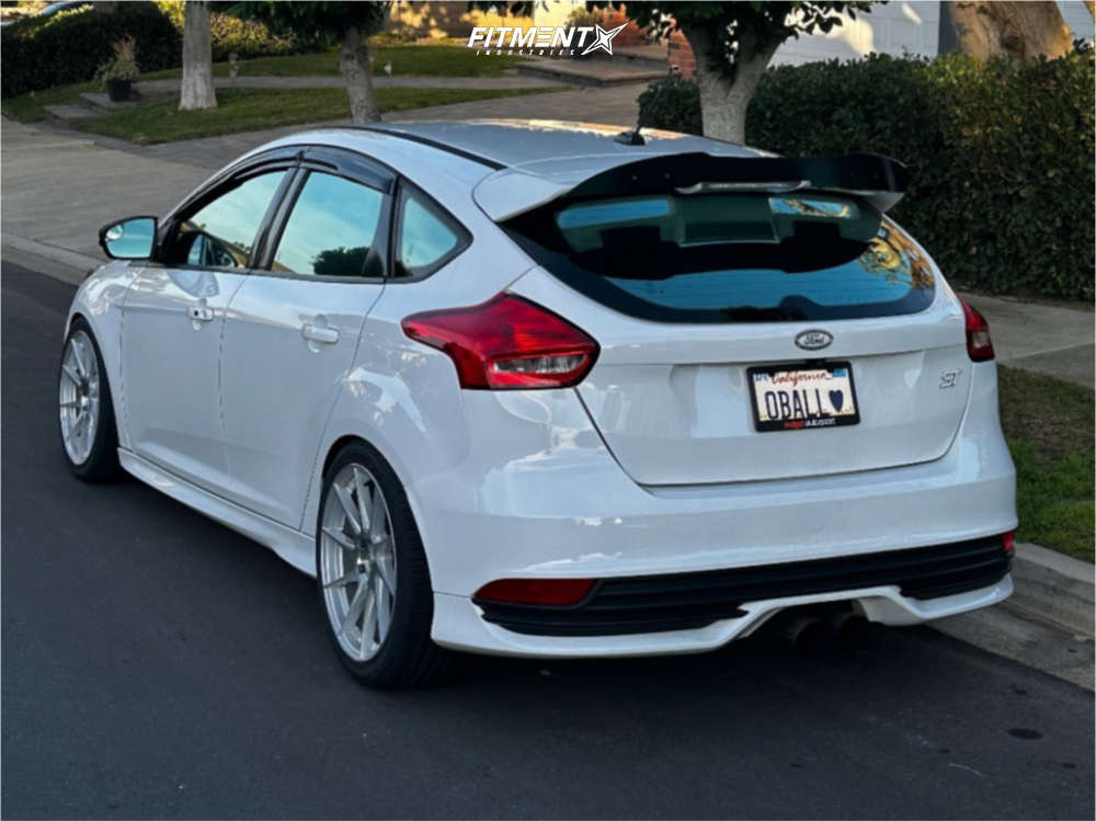 2015 Ford Focus ST with 18x8.5 Aodhan Ah09 and Toyo Tires 235x40 on ...
