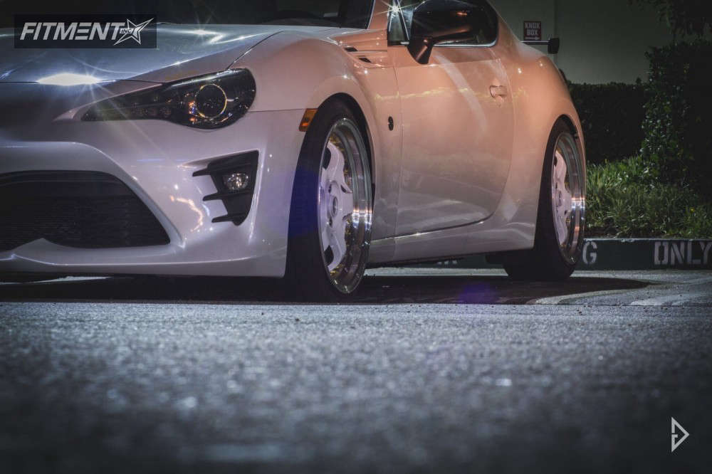 2017 Toyota 86 Base with 18x9.5 ESR Sr06 and Nankang 215x40 on ...