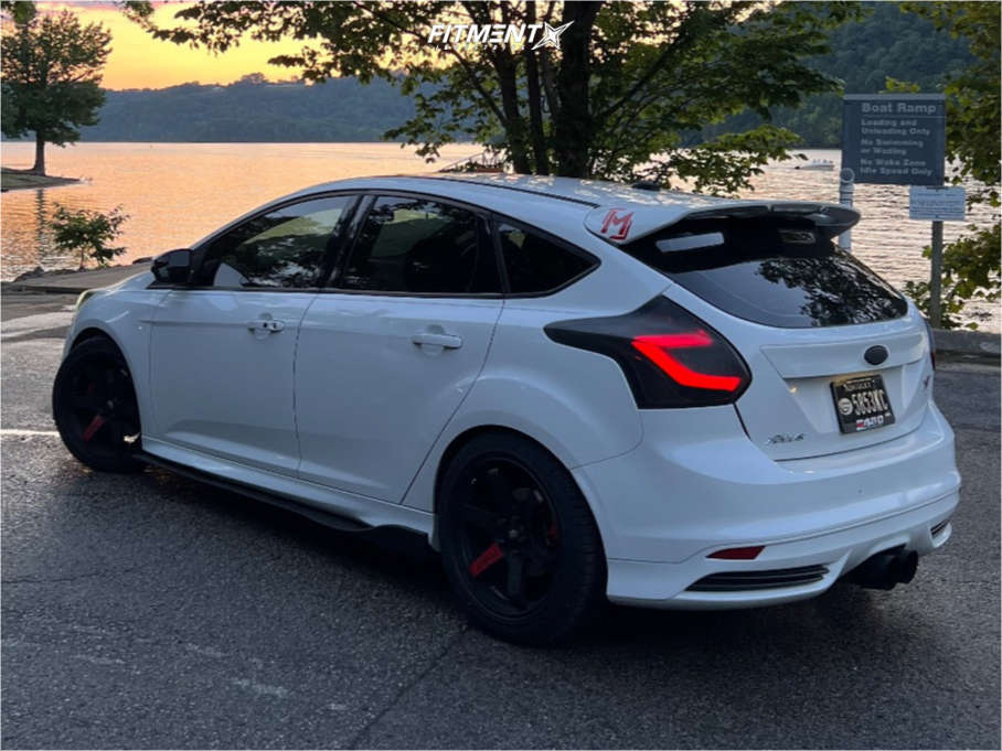 2014 Ford Focus ST with 18x8.5 MST Mt01 and Firestone 235x40 on ...