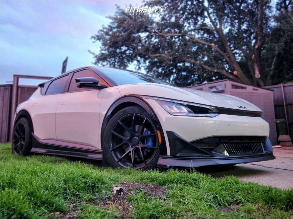 2022 Kia EV6 Wind with 20x8.5 AVID1 Sl02 and Kumho 255x45 on Lowering ...