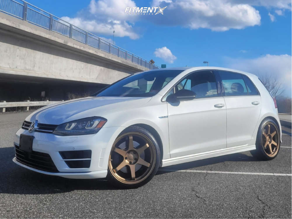 2017 Volkswagen Golf R Base with 19x8.5 9SiX9 Six-1 and Continental ...
