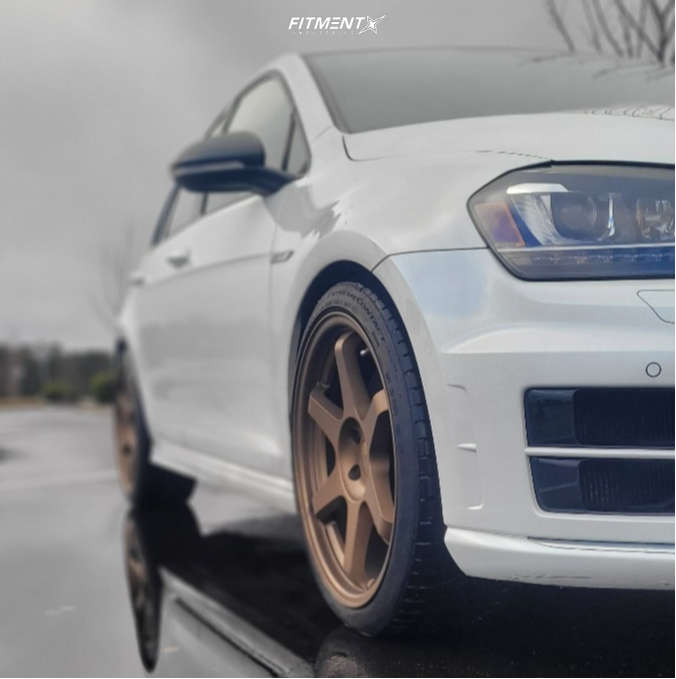 2017 Volkswagen Golf R Base with 19x8.5 9SiX9 Six-1 and Continental ...