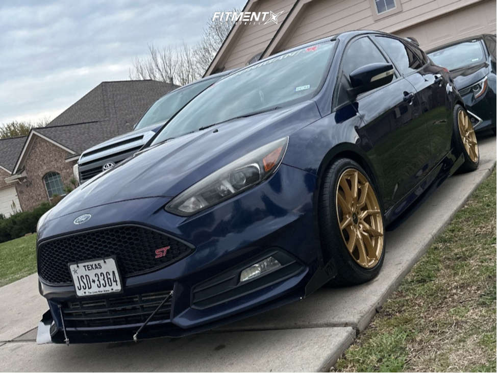 2017 Ford Focus ST with 18x8.5 Option Lab R716 and Vercelli 235x45 on ...