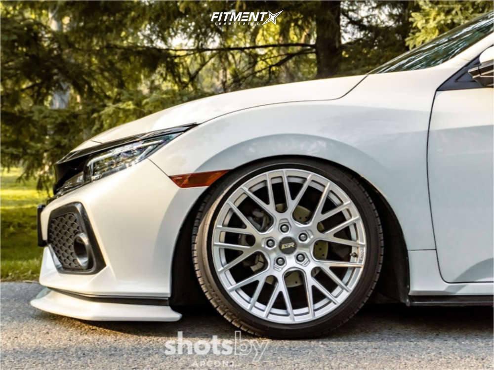 2018 Honda Civic Sport with 18x9.5 ESR Rf11 and Kumho 215x40 on ...