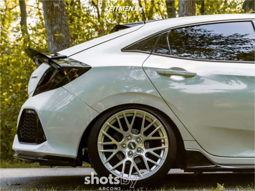 2018 Honda Civic Sport with 18x9.5 ESR Rf11 and Kumho 215x40 on ...