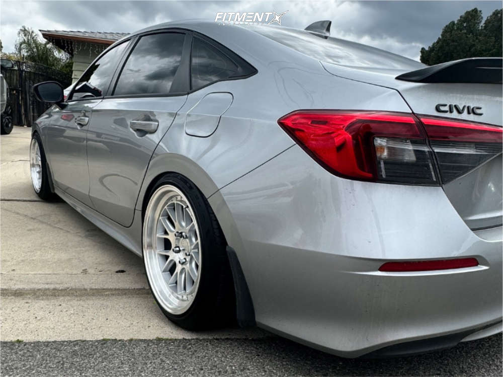 2024 Honda Civic Sport with 18x9.5 Aodhan Ds06 and Michelin 225x40 on ...