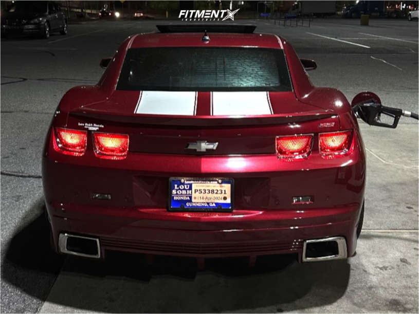 2011 Chevrolet Camaro SS with 22x10.5 Verde Insignia and Continental ...