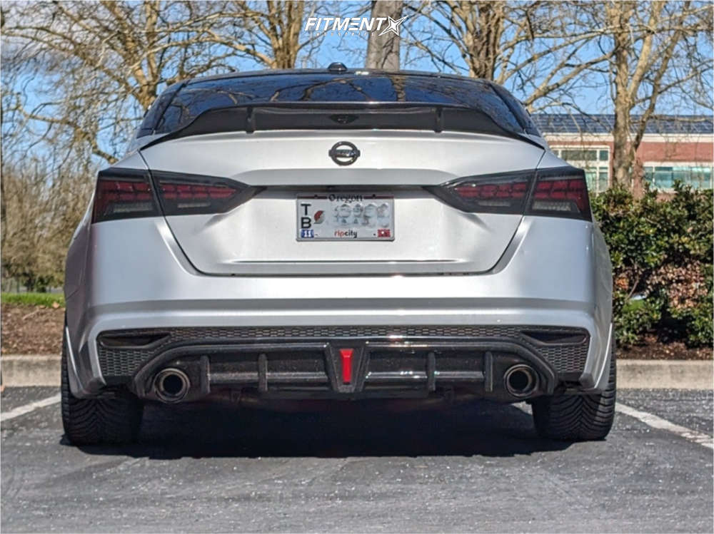 2020 Nissan Altima S with 18x8.5 Curva Concepts CFF300 and Michelin ...