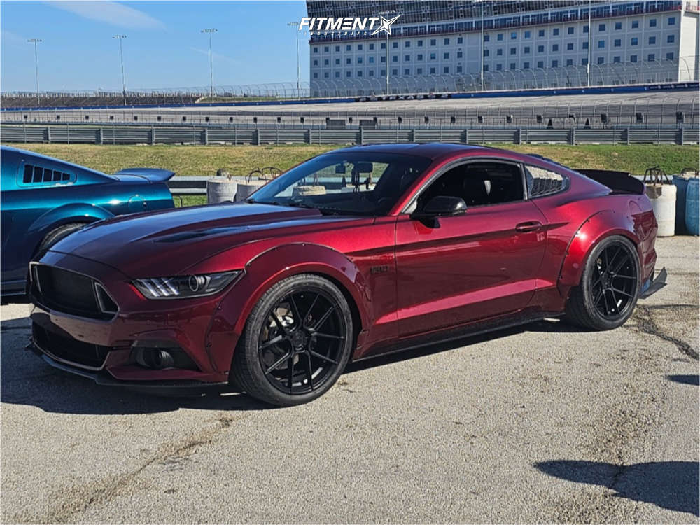 2015 Ford Mustang GT with 20x9 Ferrada F8-fr8 and Nitto 275x35 on ...