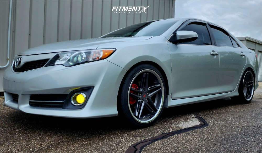 2013 Toyota Camry SE with 20x9 Ferrada Cm1 and Nitto 245x35 on Lowering ...