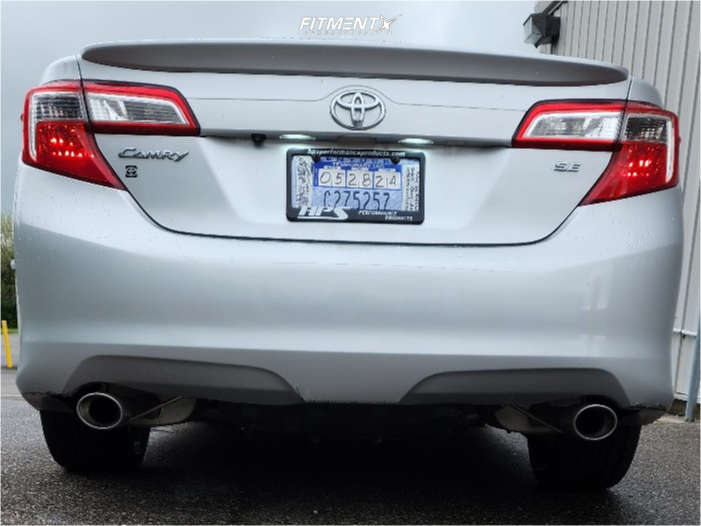 2013 Toyota Camry SE with 20x9 Ferrada Cm1 and Nitto 245x35 on Lowering ...