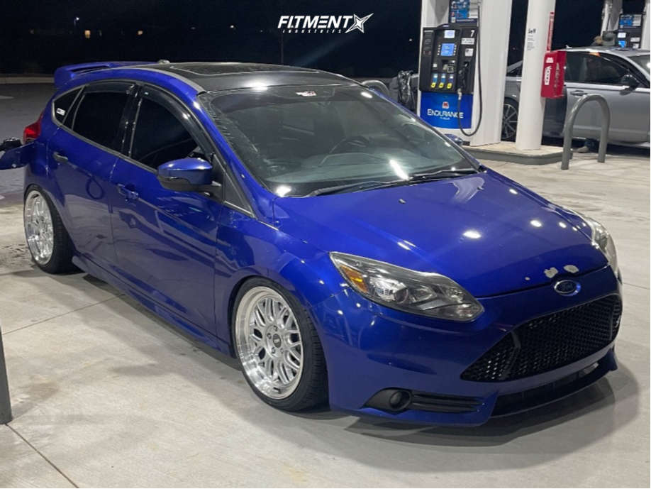 2014 Ford Focus ST with 18x8.5 ESR Cr1 and Lexani 225x40 on Coilovers ...