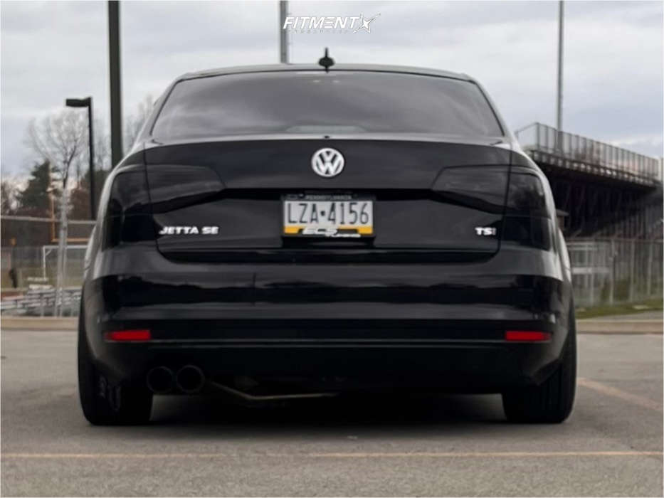 2017 Volkswagen Jetta SE with 18x8.5 Aodhan Ah-x and Vercelli 215x35 on ...