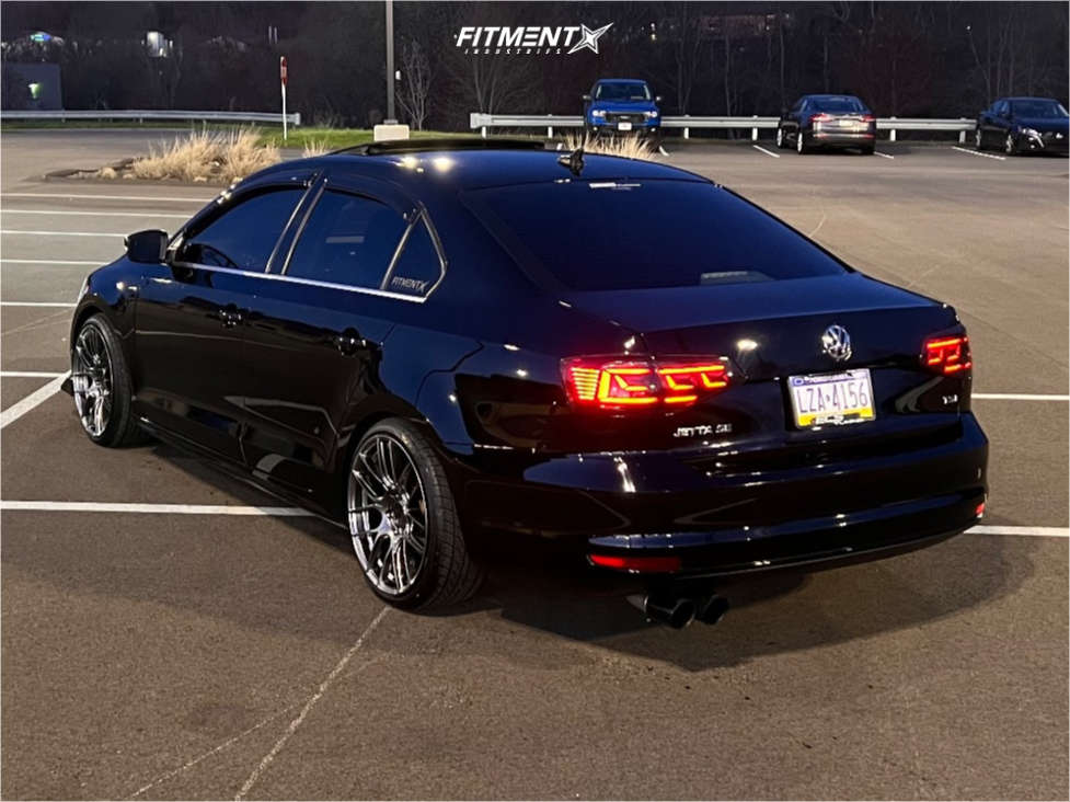 2017 Volkswagen Jetta SE with 18x8.5 Aodhan Ah-x and Vercelli 215x35 on ...