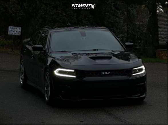 2019 Dodge Charger Scat Pack 392 with 20x9 Ferrada Fr2 and Pirelli ...